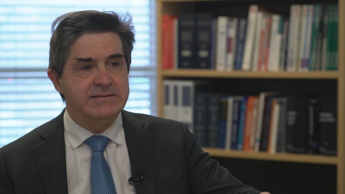 Payer 26 000 $ pour louer une voiture de 5400 $ | Radio-Canada