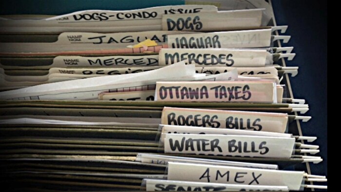 Le sénateur Colin Kenny dans la mire de la conseillère en éthique ...