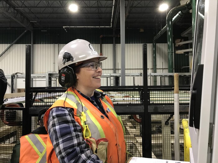 Les femmes prennent leur place chez Forex d'Amos | Radio-Canada