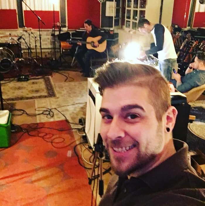 Frank Williams lance son premier album | Radio-Canada