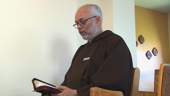 Incursion chez les Frères capucins | Radio-Canada