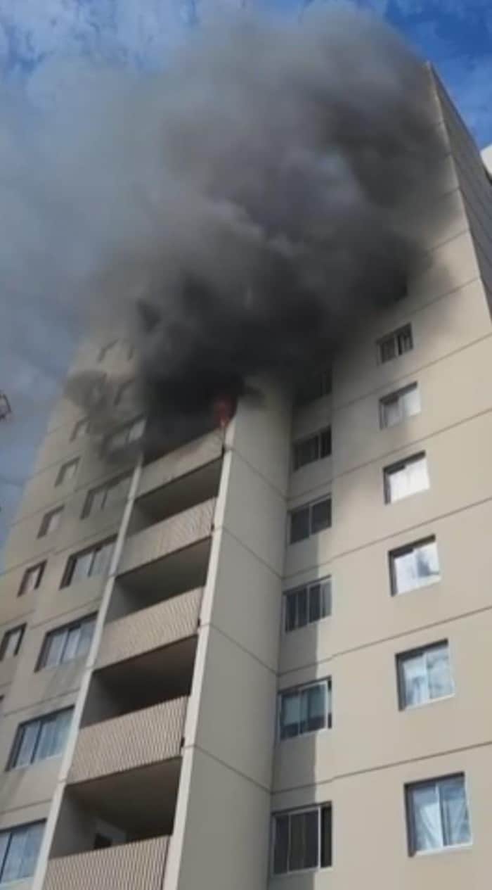 Incendie aux tours Bardy : 83 logements évacués dans Limoilou | Radio ...