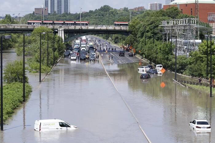 Severe Toronto Storm Causes Flooding Major Power Outages Radio Canada Ca