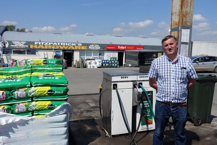 Entre les deux Irlandes, une frontière à retardement | Radio-Canada