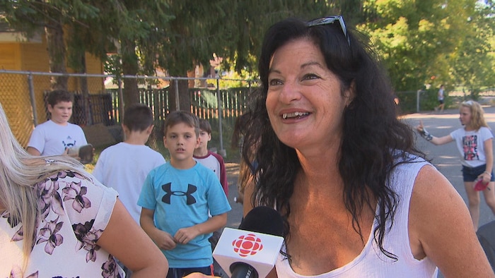 L’école Louis-de-France récolte ses jardins | Radio-Canada