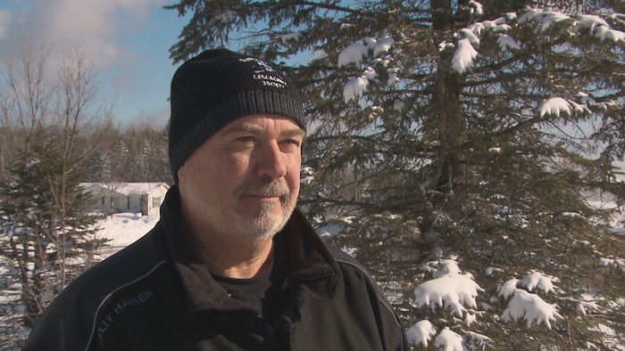 Combien de neige est tombée chez vous? La réponse vient souvent de ...