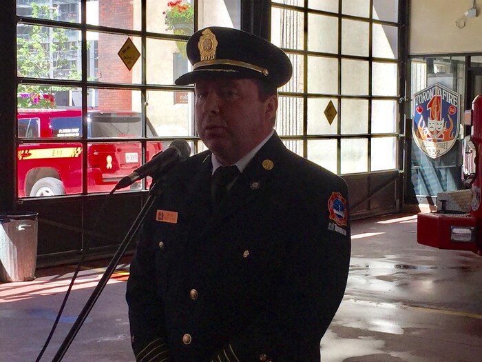 Les incendies de balcon dus aux cigarettes en hausse à Toronto | Radio ...