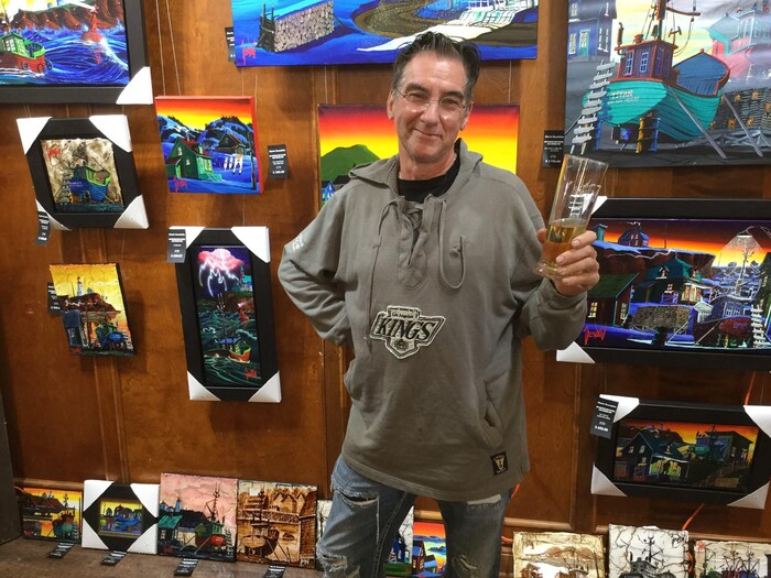 Retrouvailles de peintres au Grand Hôtel de Baie-Comeau | Radio-Canada