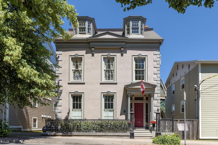 À Halifax, la maison d'un Père de la Confédération est en vente | Radio ...