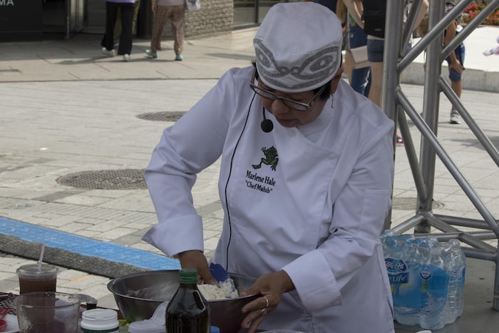 La cuisine autochtone au-delà du pain banique | Radio-Canada