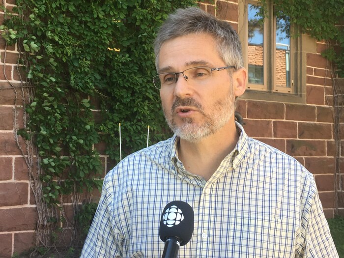 Geste d’éclat de Blaine Higgs au débat : moment décisif de la campagne ...