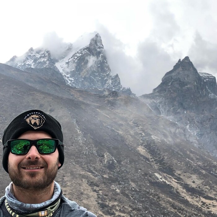 Un alpiniste terre-neuvien sur l’Everest pendant un embouteillage ...