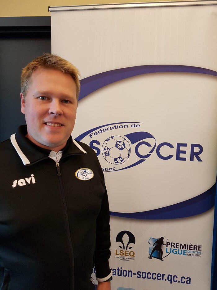 Soccer : l'entraîneur de l'équipe féminine renvoyé à quelques jours des ...