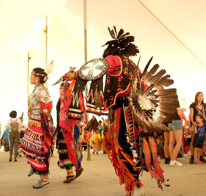 Pow-wow à McGill, une rare rencontre entre les peuples | Radio-Canada