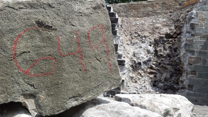 Les remparts de Québec se refont une beauté aux marteaux-piqueurs ...