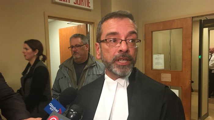 Le système de justice à l'ère des médias sociaux | Radio-Canada