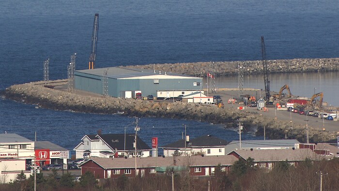 Travaux au port de Matane : un an de retard dans la démolition du quai ...