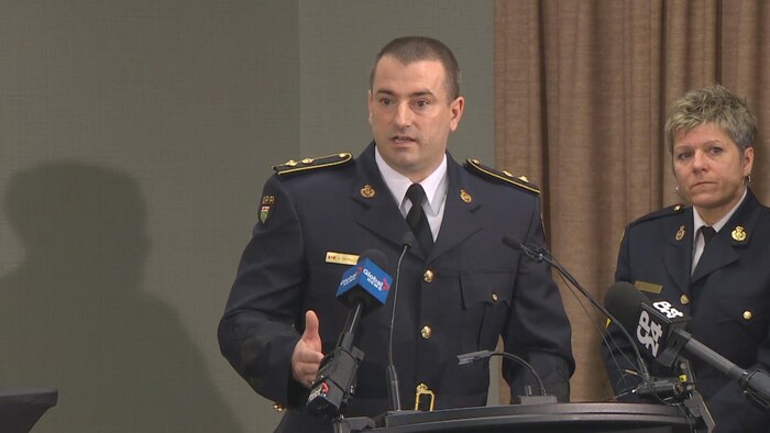 23 personnes accusées dans une enquête conjointe sur les armes à feu ...