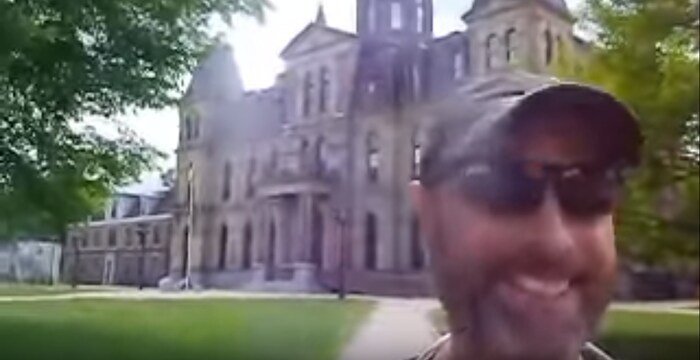 Une vidéo du tireur présumé de Fredericton refait surface | Radio-Canada