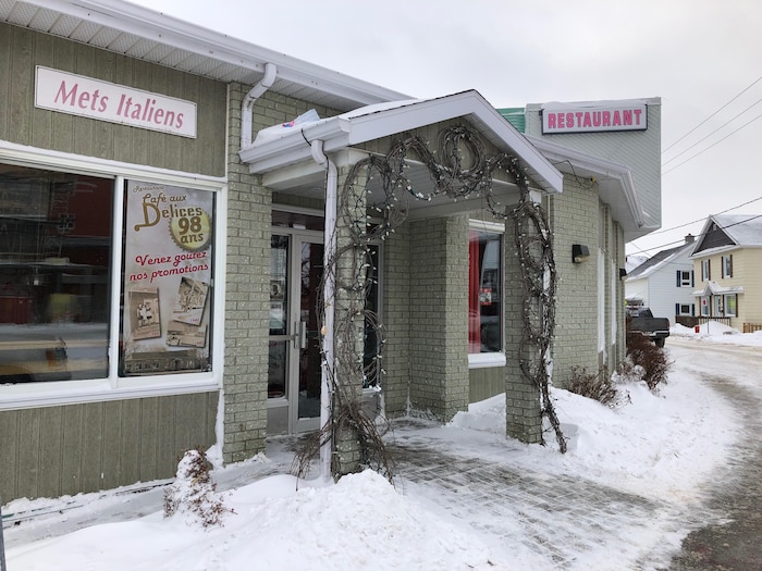 Le Café aux Délices de Matane achète la Maison Price | Radio-Canada