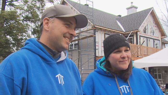 Élan de générosité envers la famille Jaafar de Magog | Radio-Canada