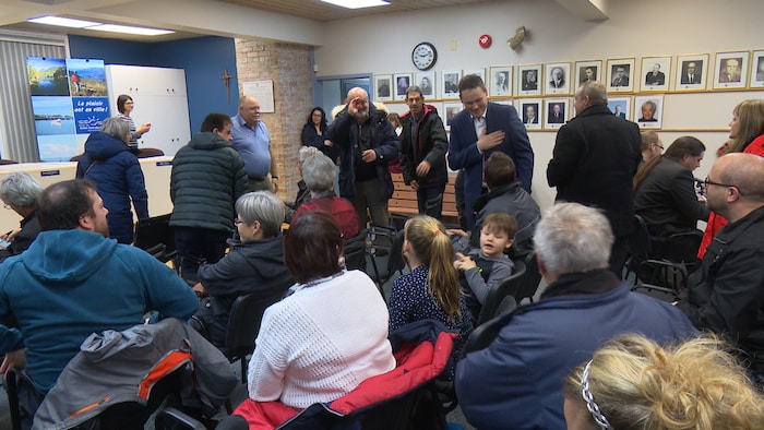Victoire décisive de Simon Deschênes à la mairie de Sainte-Anne-des ...
