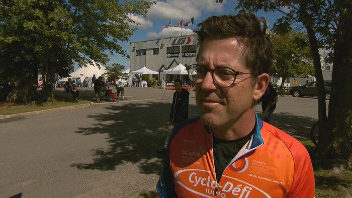 Après sa chirurgie bariatrique, il pédale 50 km avec son docteur ...