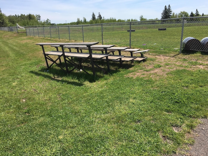 Deux millions de dollars pour les nouveaux terrains de football de ...