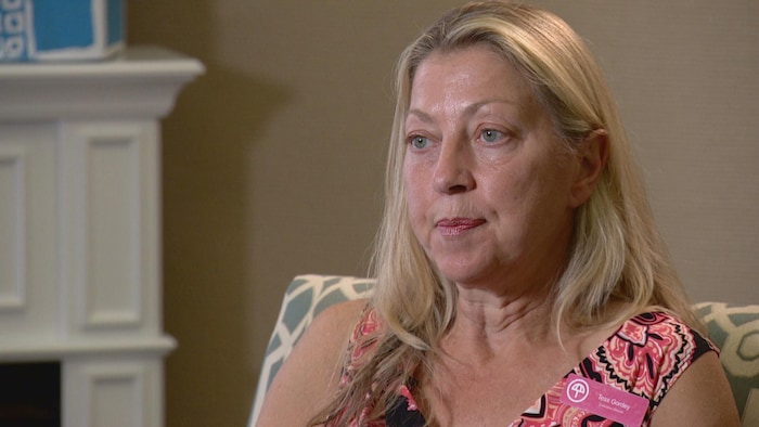 Des talons hauts contre la violence conjugale à Edmonton | Radio-Canada