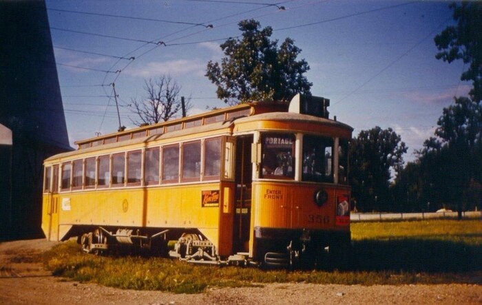 Des bénévoles restaurent un ancien tramway de Winnipeg | Radio-Canada