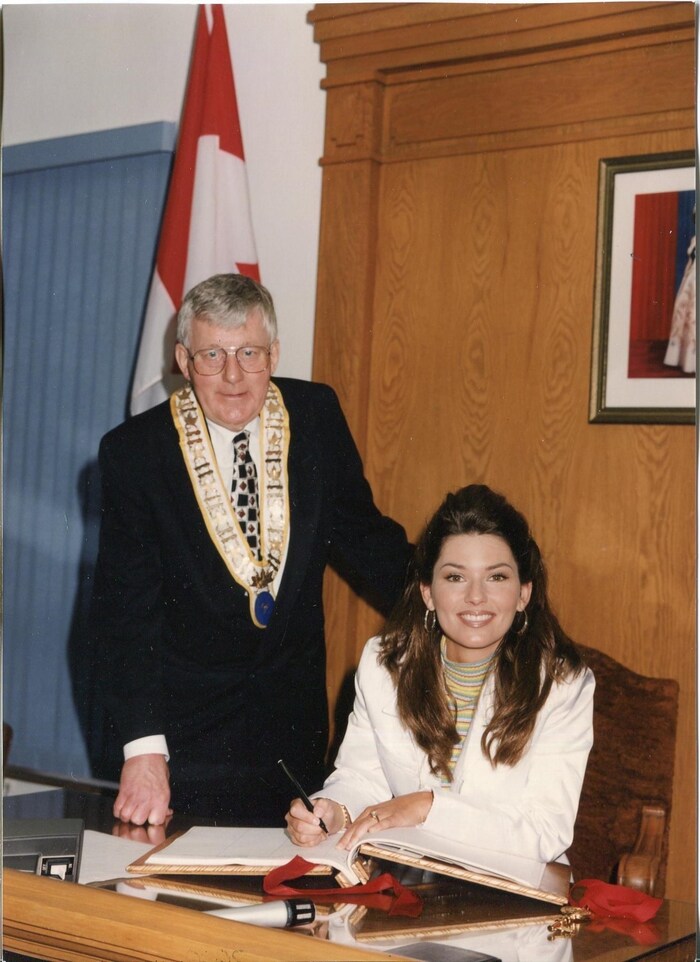 L’ancien maire de Timmins, Vic Power, n’est plus | Radio-Canada