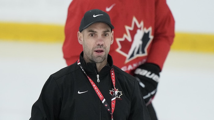 L’entraîneur-chef d’ECJ Alan Letang en a fait du chemin | Radio-Canada