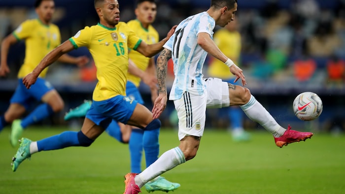 L'Argentine de Messi bat le Brésil de Neymar en finale de la Copa ...