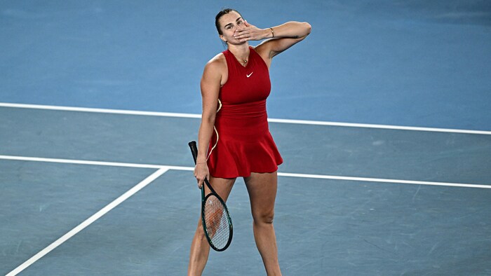 Aryna Sabalenka et Zheng Qinwen ont rendez-vous en finale à Melbourne | Radio-Canada