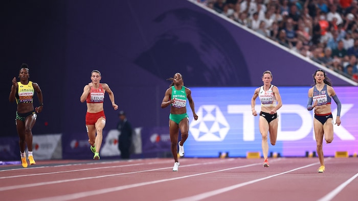 Audrey Leduc accède aux demi-finales du 200 m aux mondiaux | Radio-Canada