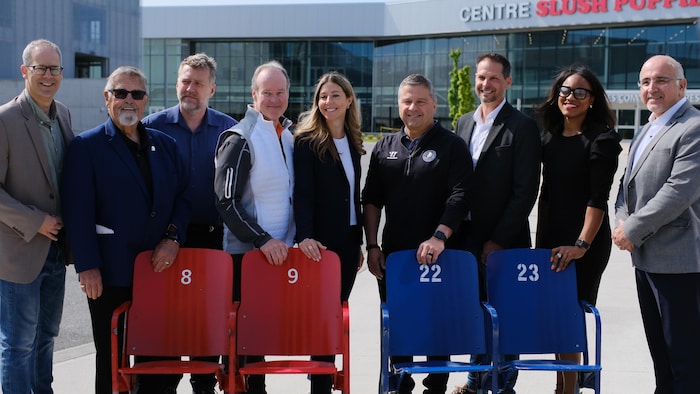 Les sièges du « Vieux-Bob » s’envolent comme des petits bancs chauds ...