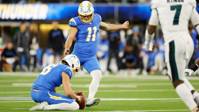 Les Chargers défont les Eagles 22-19 en prolongation | Radio-Canada