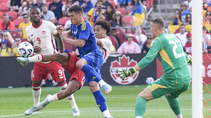 Le Canada impressionne dans sa victoire contre l’Ukraine | Radio-Canada