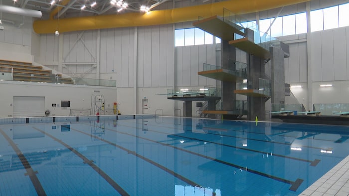 Un nouveau centre aquatique voit le jour à Laval | Radio-Canada