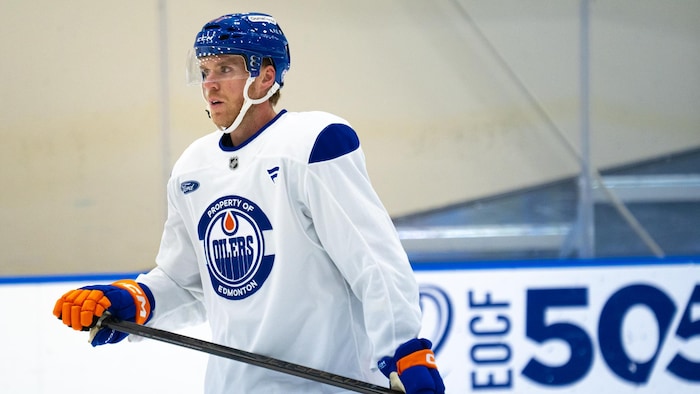 Connor McDavid de retour à l’entraînement | Radio-Canada