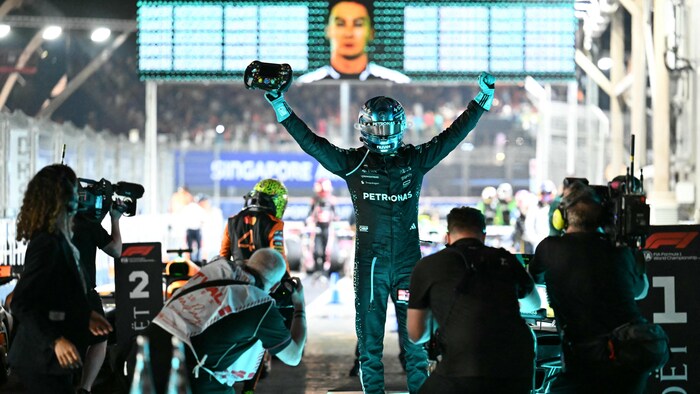 George Russell triomphe à Singapour | Radio-Canada