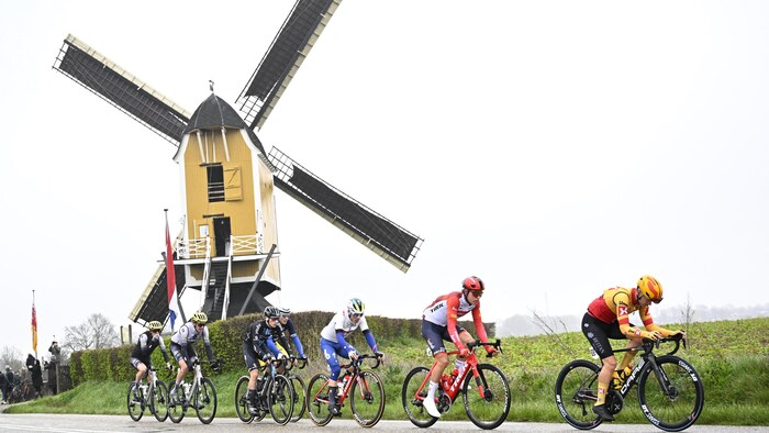 Tadej Pogacar remporte l’Amstel Gold Race en solitaire | Radio-Canada