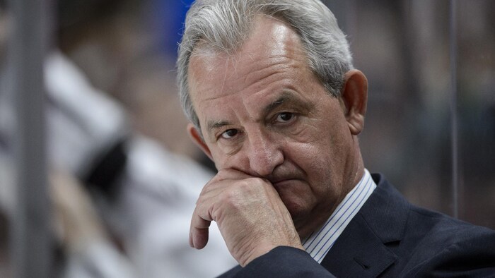 L’entraîneur des Flames de Calgary est congédié | Radio-Canada