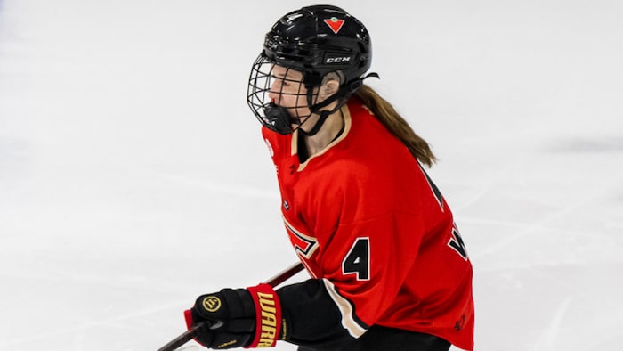 Daryl Watts deviendra la joueuse la mieux payée dans le hockey féminin ...