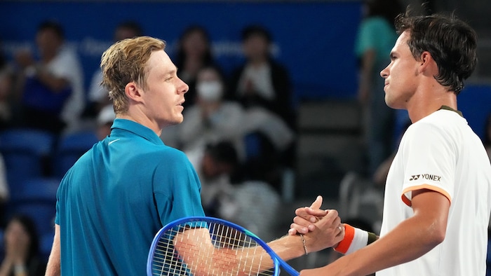Denis Shapovalov ne fait que passer à Tokyo | Radio-Canada