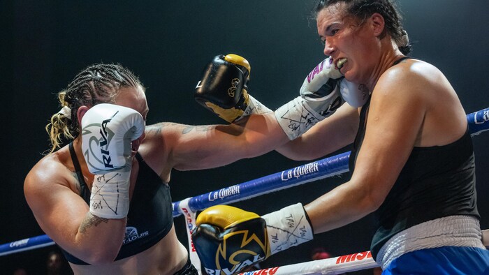 Les boxeurs locaux brillent au Casino du Lac-Leamy | Radio-Canada