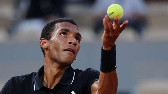 Félix Auger-Aliassime atteint les huitièmes de finale à Roland-Garros ...