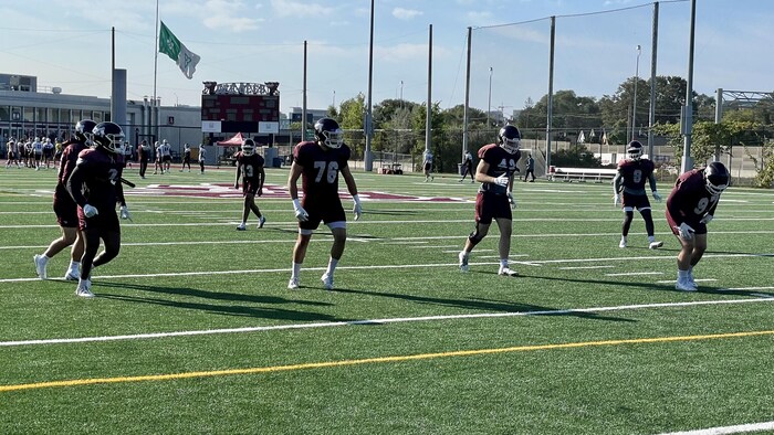 Une semaine de deuils pour le programme de football des Gee-Gees d ...