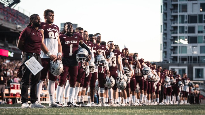 Qualifiés pour les séries, les Gee-Gees et les Ravens peuvent encore ...