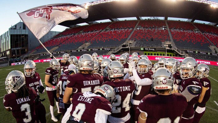 Une semaine de deuils pour le programme de football des Gee-Gees d ...